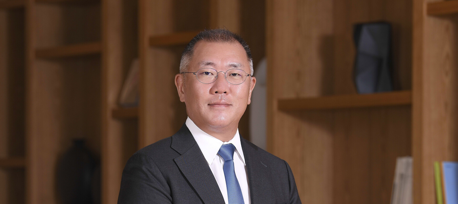Euisun Chung inaugurated as Chairman of Hyundai Motor Group, opening a ...