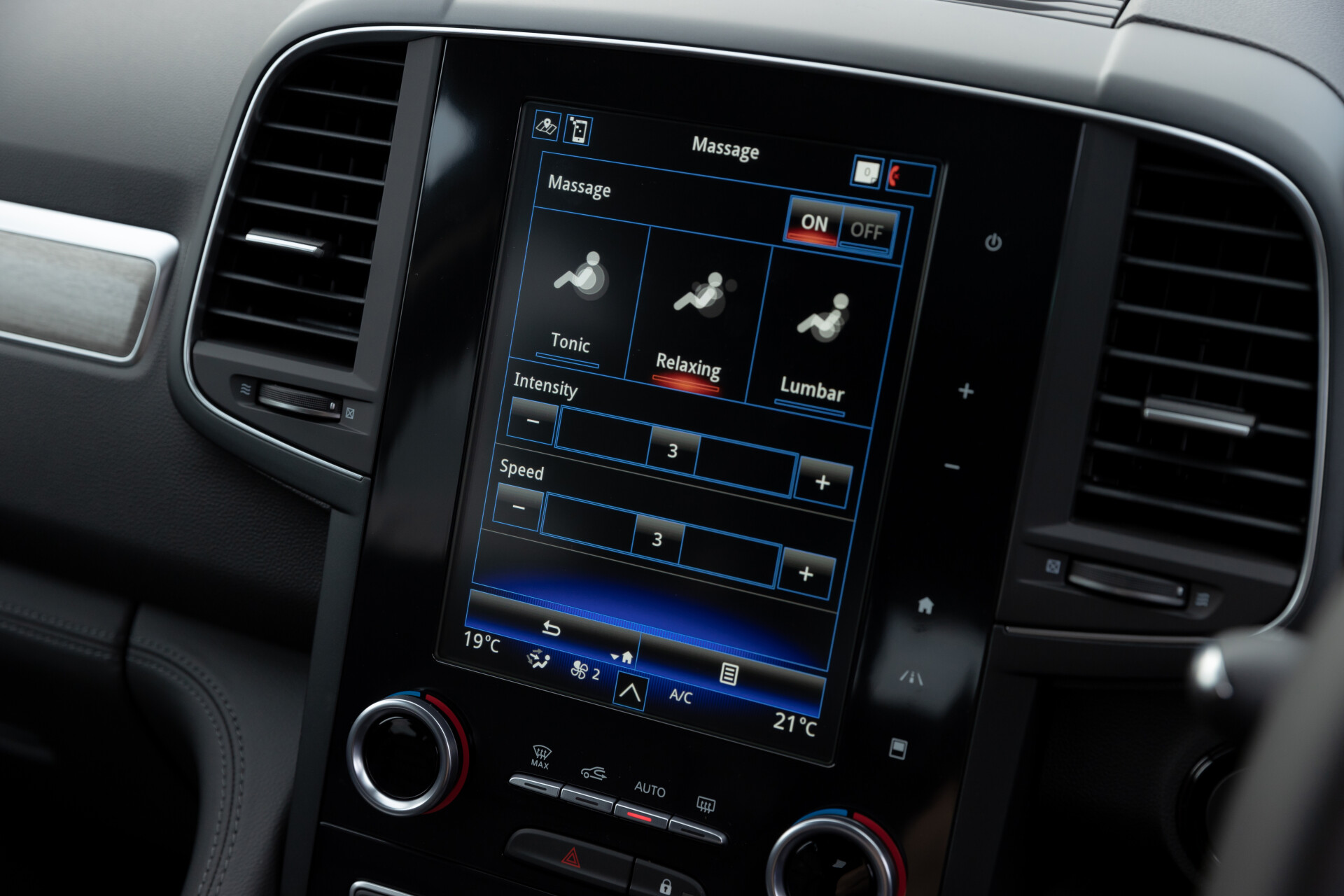 Passenger range | Renault New Zealand